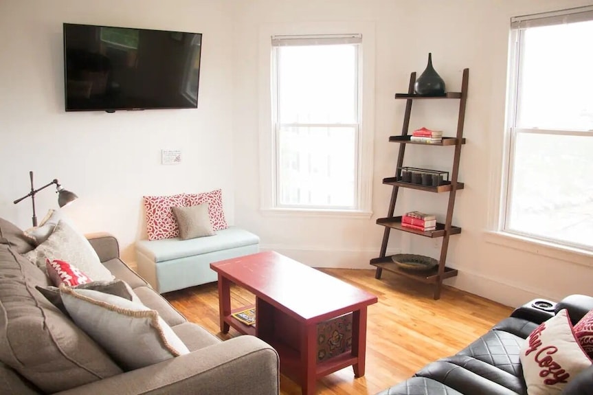 Bright & Spacious Apartment With Amazing Shower - Portland, ME