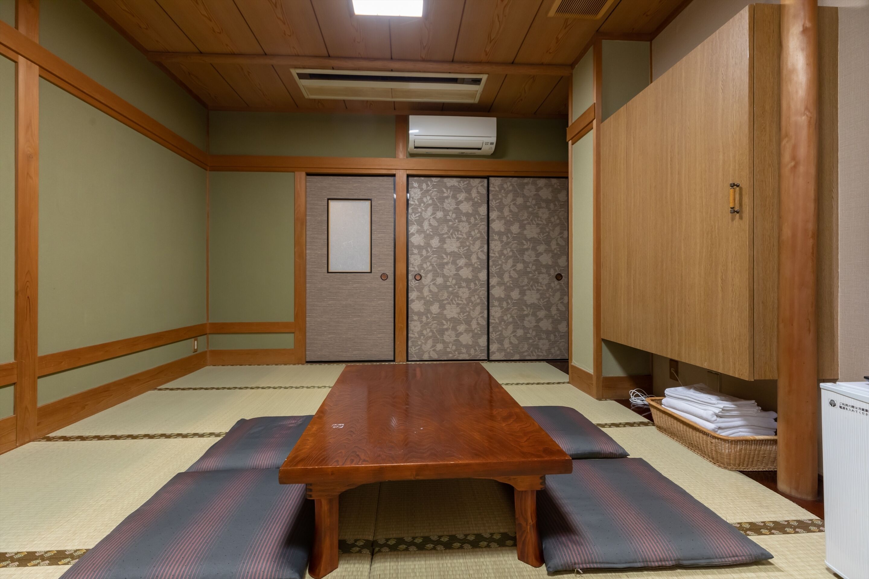 Quarto tradicional, para não fumantes, banheiro compartilhado (Japanese, 4 guests) | Ferros/tábuas de passar roupa, Wi-Fi de cortesia, roupa de cama