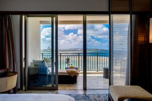 Quarto Duplo, não fumadores | Minibar com produtos grátis, cofre no quarto, secretária 