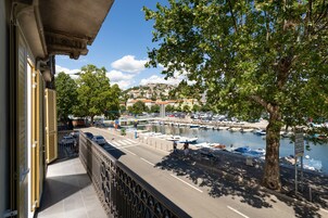 Suíte estúdio luxo | Vista para a rua