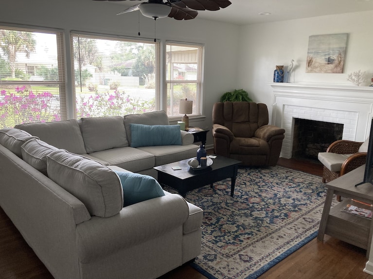 The Heron Hideaway-entire Private Home Near Nas - ペンサコーラ・ビーチ, FL