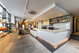 Café da manhã, almoço e jantar