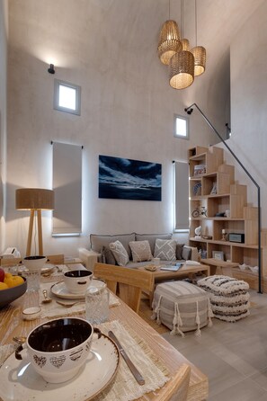 Vila luxo, banheira de imersão | Área de estar | TV de tela plana