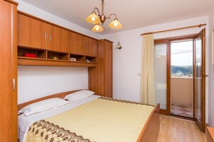 Apartamento (Two Bedroom Apartment with Balcony) | 2 quartos