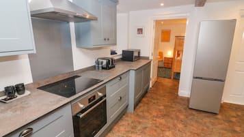 Casa de Campo | Cozinha privada | Um frigorífico, uma máquina de lavar louça, uma chaleira elétrica
