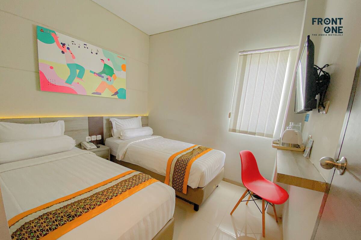 Quarto Twin Deluxe | 1 quarto, roupa de alta qualidade, secretária