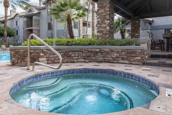 Resort Condo In The Biltmore - フェニックス, AZ