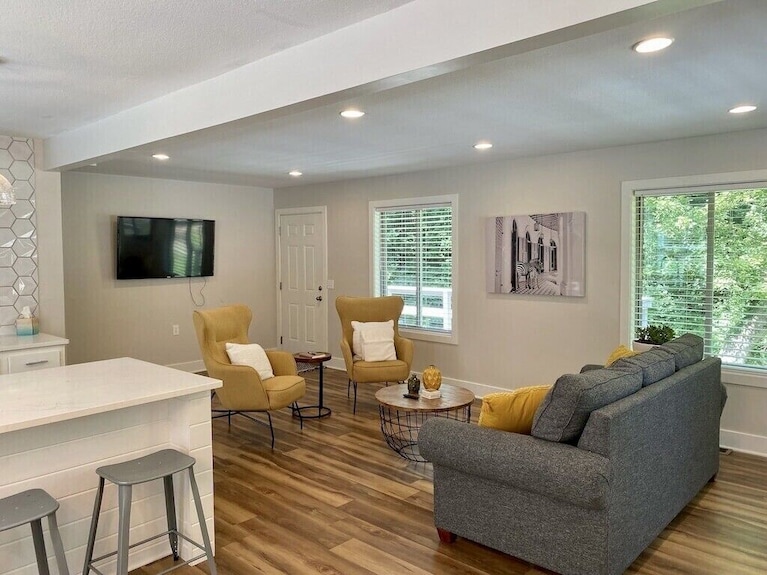 The Parkville Nook - Parkville, MO