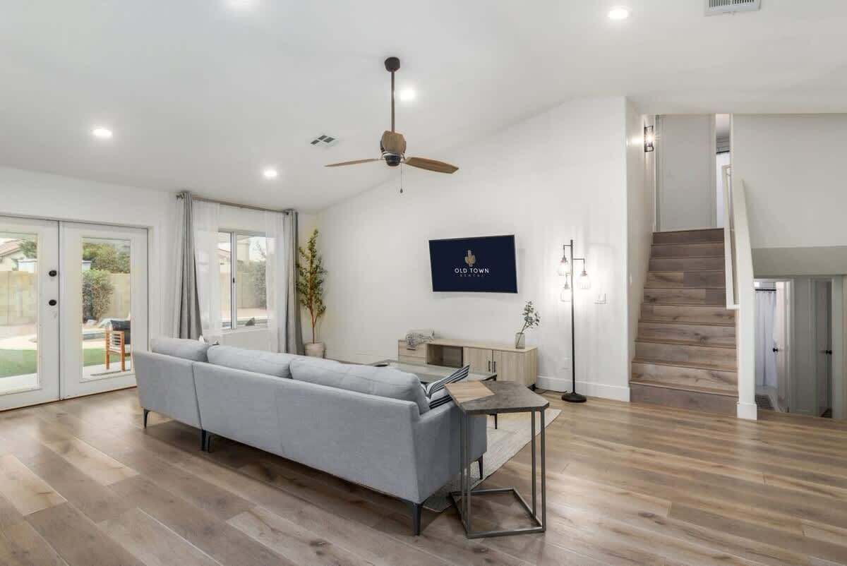 Sleeps 13 | 3 Showers | Heated Pool | Citrus Trees - Mesa, AZ