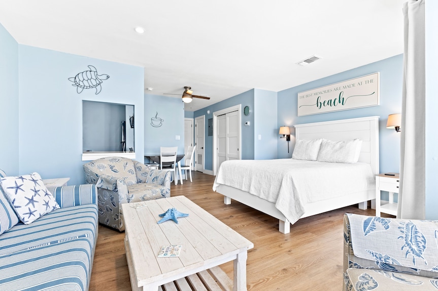 Renovated Studio Condo With Partial View Of Beach Dunes-beach Service Included - Destin, FL