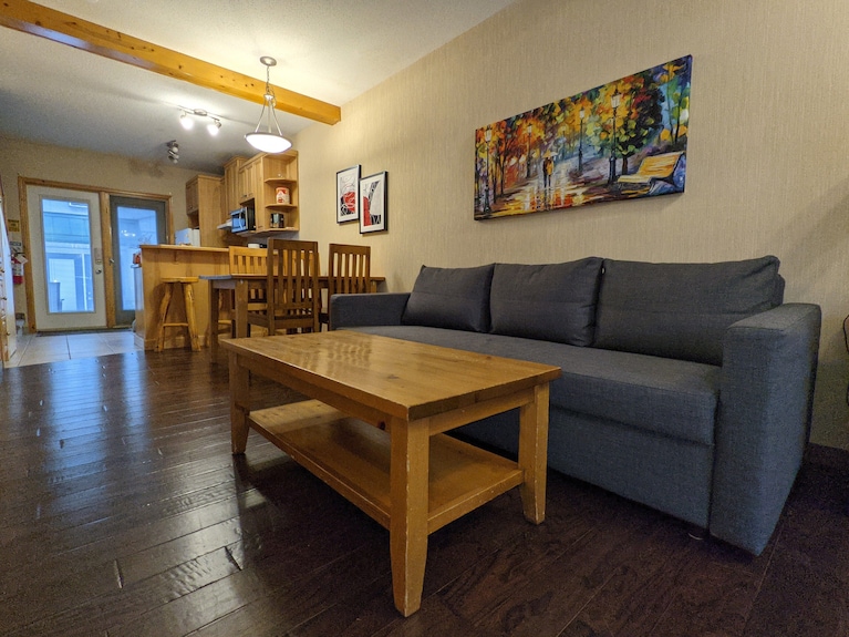 Mountain Chalet On The Very Edge Of Banff Forests - Alberta