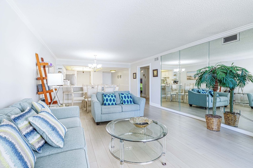 Beachfront Condo In The Heart Of Destin! Free Beach Service. - ニスビル, FL