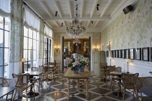 Café da manhã continental grátis todos os dias