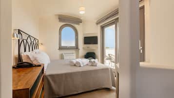 Quarto luxo, terraço, vista para o mar | Cofres nos quartos, Wi-Fi de cortesia