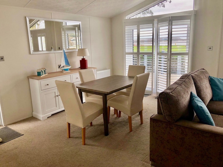 'Quayside' - A Lodge With A View On Sandhills Holiday Park - New Milton