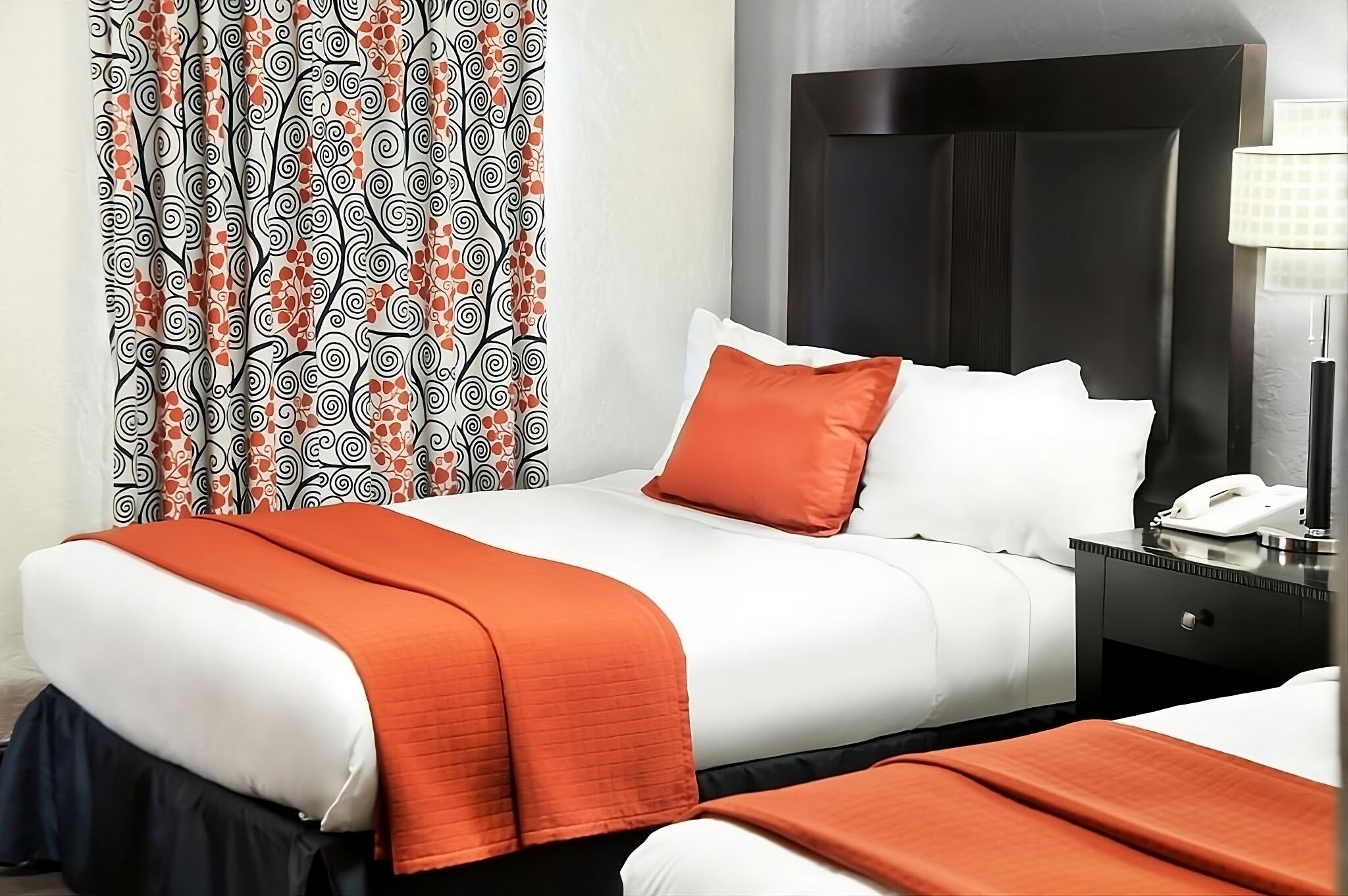 Group Vacation! 4 Convenient Units, Free Parking, Near Fremont Street Experience - Las Vegas