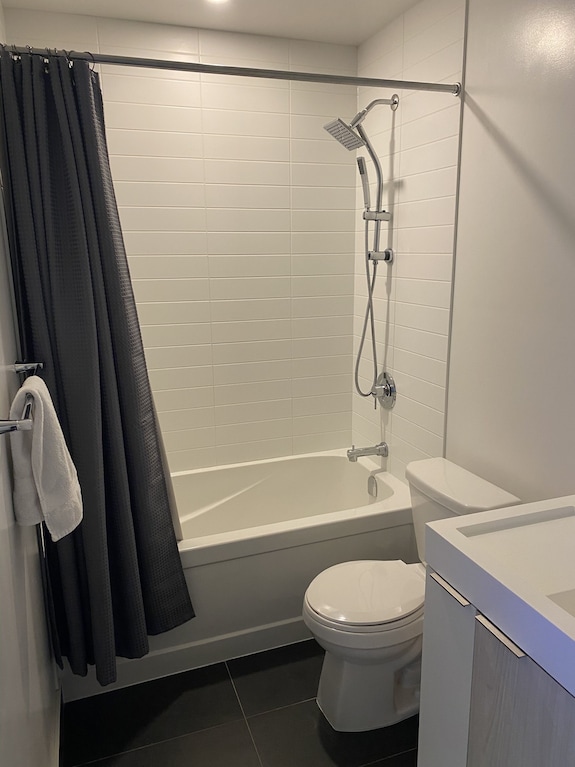 Spacious 1+den Condo In The Heart Of Downtown - Toronto