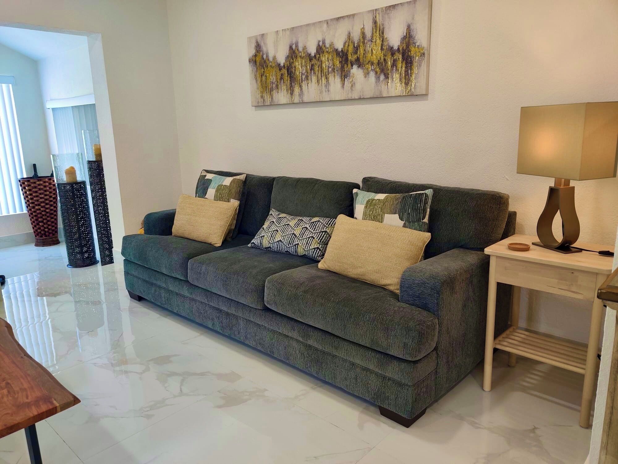 Beautiful Chic Home Near Coconut Grove & Brickell - South Miami, FL