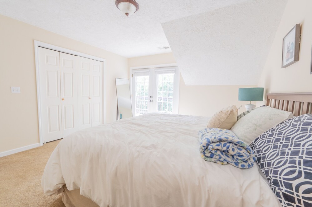 4 Bedroom House (Sleeps 10) All The Amenities Of Rumbling Bald Resort! - Lake Lure, NC