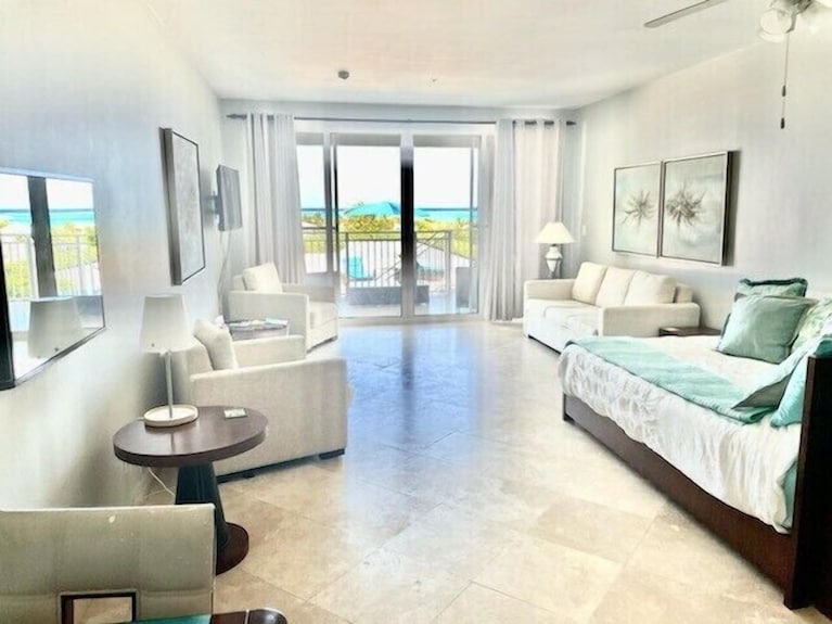 Amazing Grace Bay Views, Terraces, Pools & Location! Walk To Beach, Restaurants. - Turks and Caicos Islands