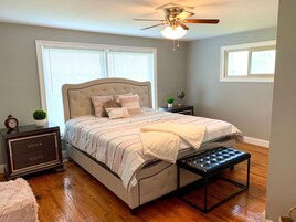 Casa com design assinado | 5 quartos, quartos à prova de som, Wi-Fi de cortesia