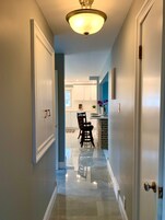 Casa com design assinado | 5 quartos, quartos à prova de som, Wi-Fi de cortesia