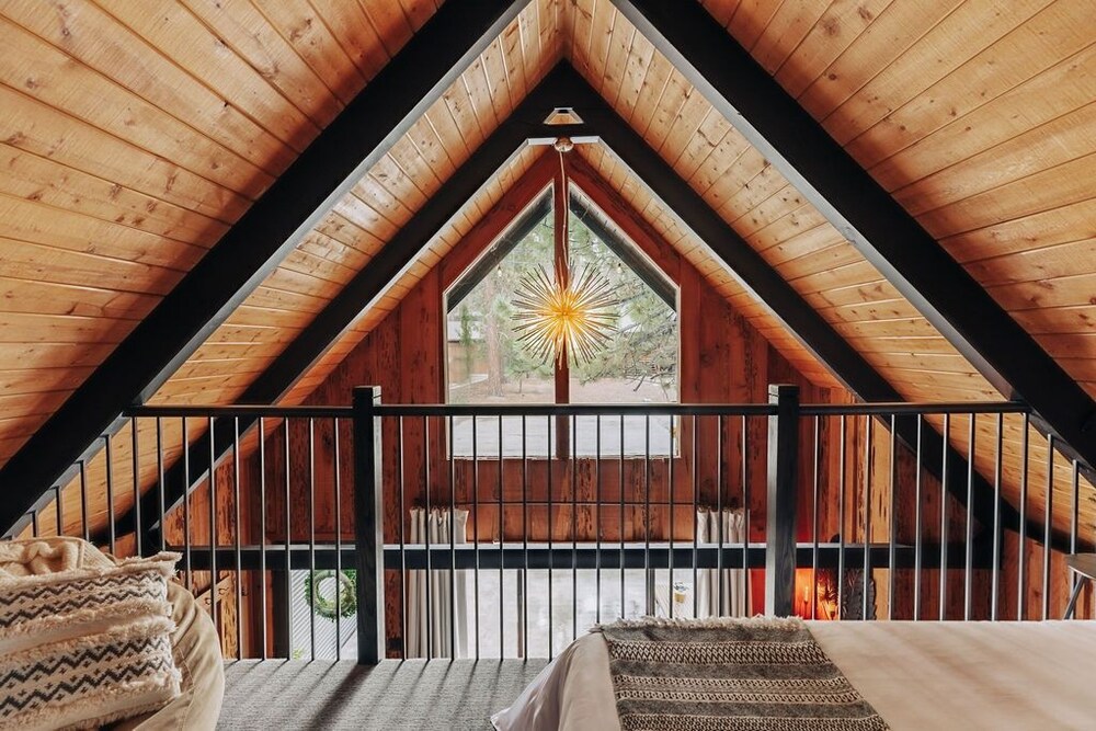 Indulge In Mountain Modern At Firefly-we Love Dogs - Big Bear Lake, CA