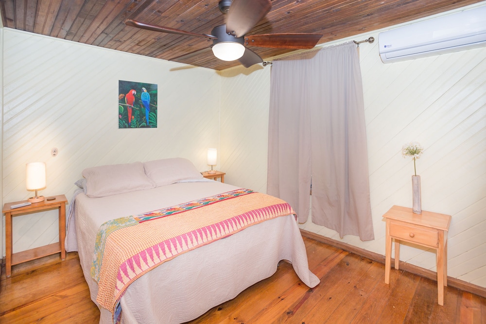 Two Story 3/bd 2bath, W Pool And Steps To The Best Snorkeling On The Island - Sandy Bay