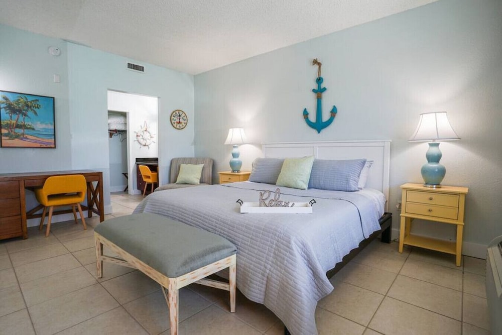 Beach Resort! 3 Bdrm Waterfront - Walk To The Beach, Restaurants And Resort Amenities! Fitness Center, Bars And Pools! - Apollo Beach, FL