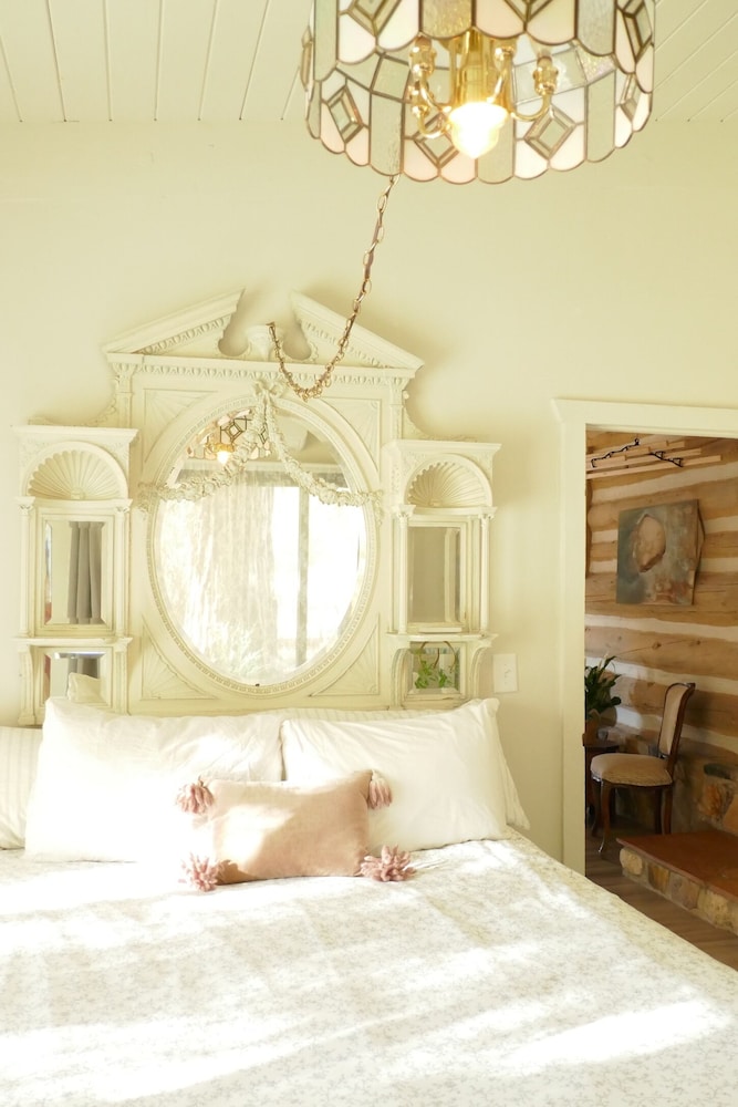 Meadowlands Cottage, On Working Horse Ranch With A River Flowing Through It. - Kernville, CA