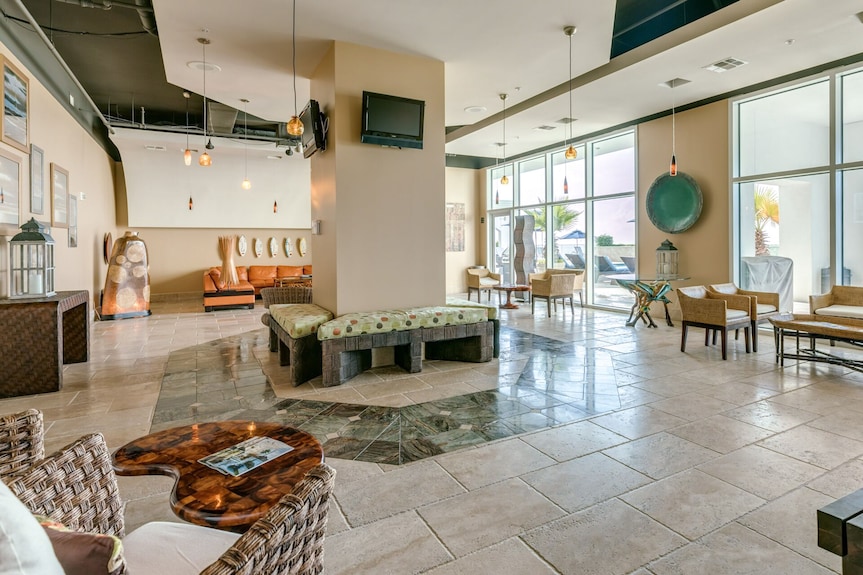 Top-floor Non-penthouse Condo With Great Ocean Views, Hot Tub, Heated Pool - Beach Access, Galveston
