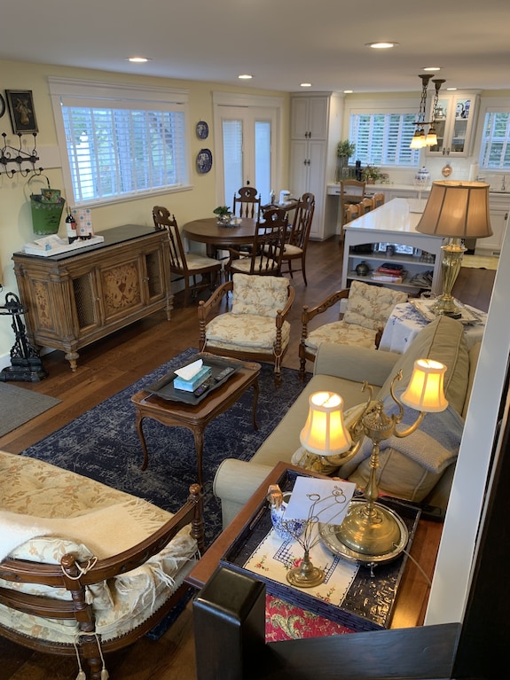 Country Home With Amazing Linens, 5 Star Reviews & Low Fees - Oregon