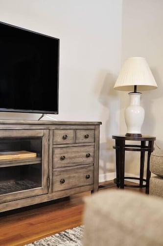 ~Bright Modern Home~king Bed~sleeps 8 Nr Nas Jax~ - 오렌지 파크