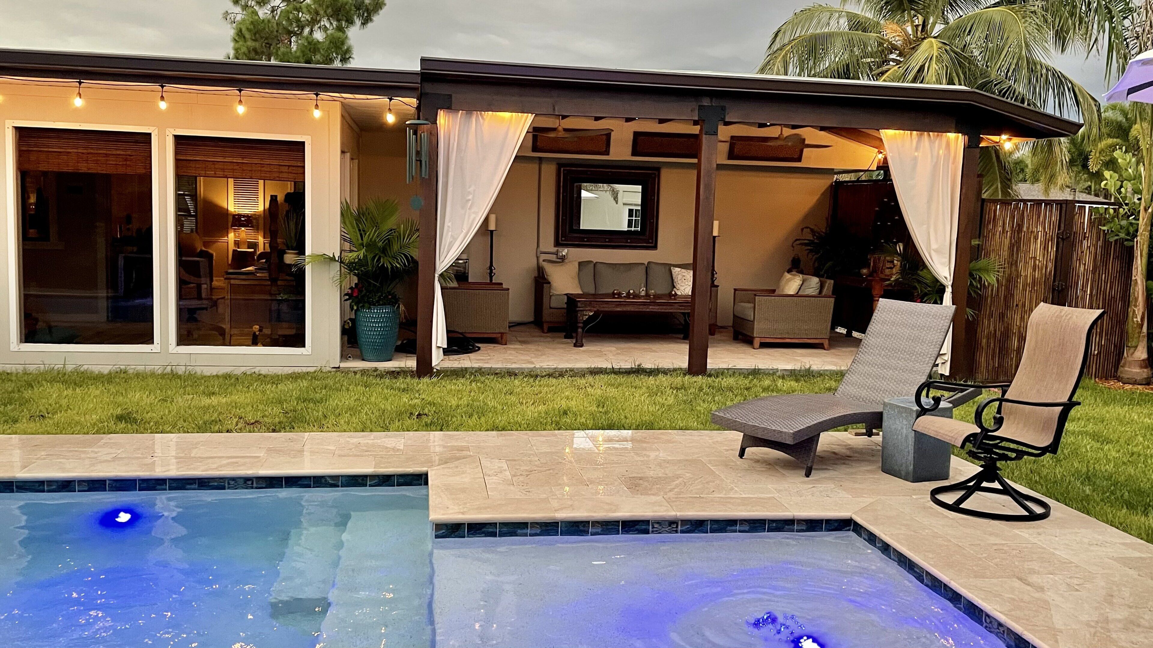 Mango Bungalow -Tropical Paradise private pool, beach, shopping, dining ...