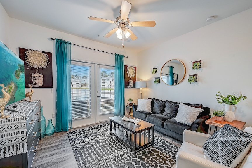 ⭐Stylish & Cozy⭐ 2br/2ba W/king Bed, Pool & Gym Nr I295 & Downtown - Jacksonville, FL