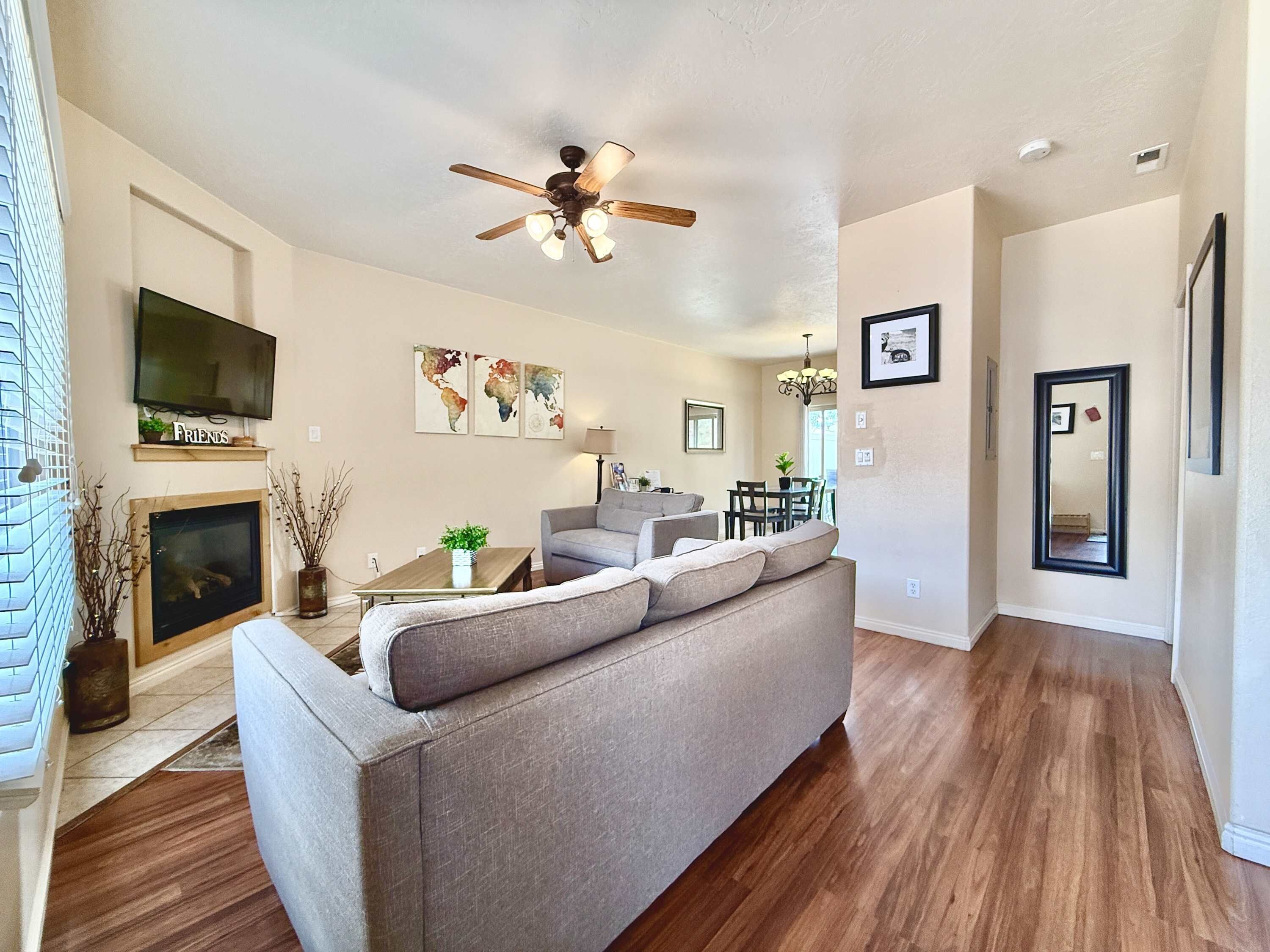 Modern Townhome Located In Southern Utah. Close To Bryce And Zion With Incredible Stargazing. Pet Friendly! - Kanab, UT