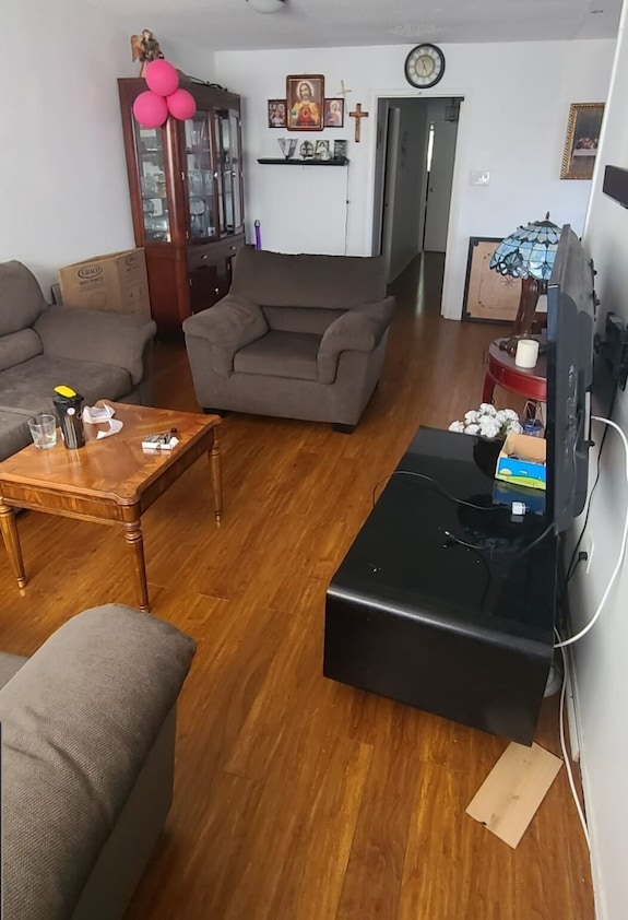 Central Location 4 Car Parking Semi - Toronto