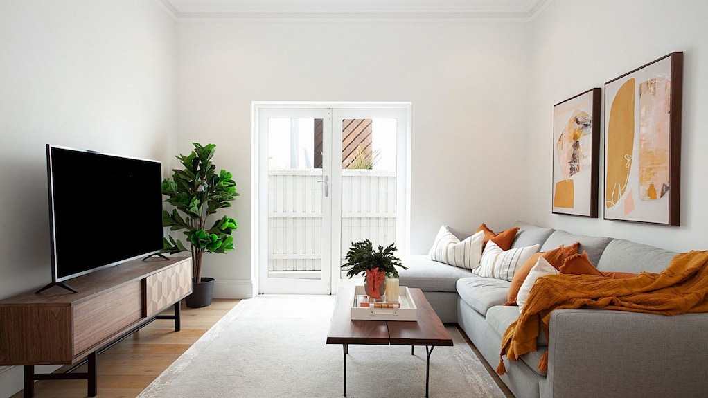 The Sienna Rose - 曼利議會