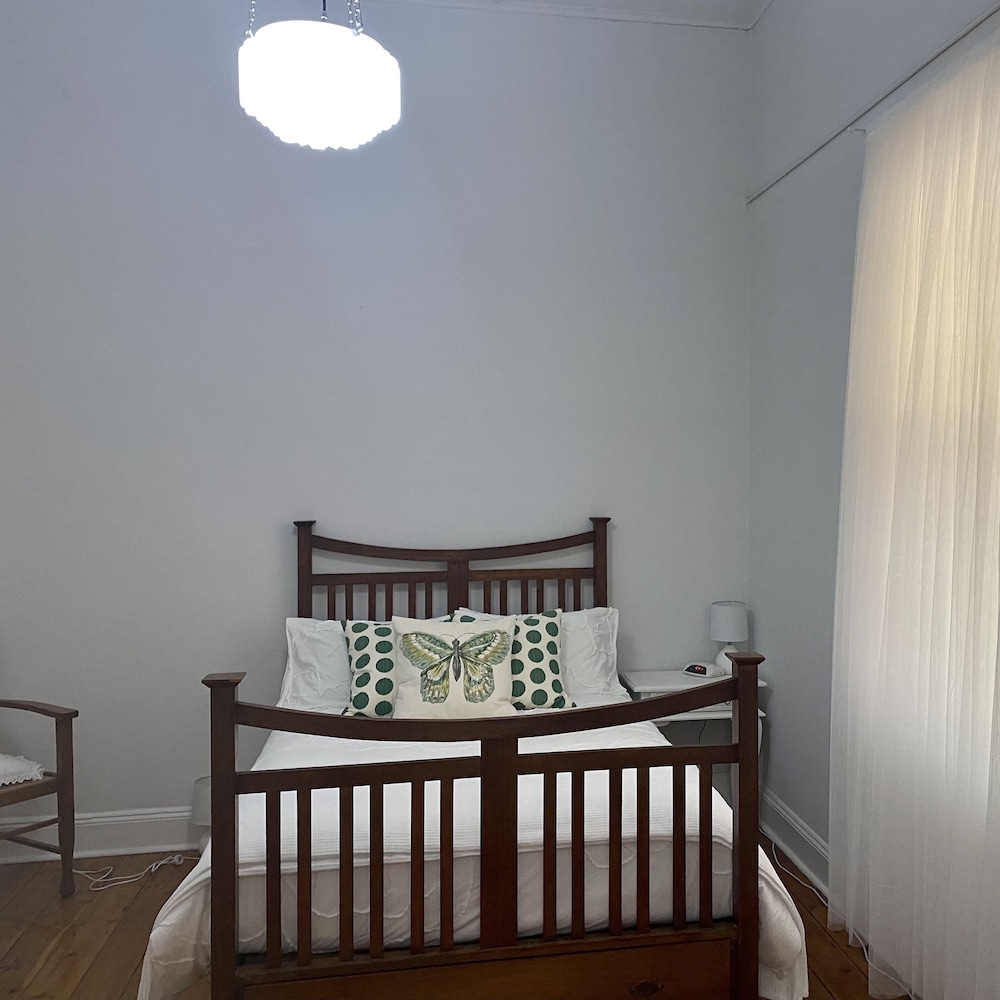 100 Year Old Renovated Stone Cottage - Clare Valley
