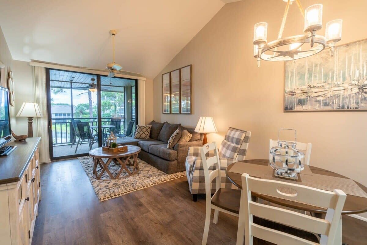 Cozy Bonita Bay Condo - Private Beach Club & Pool - Bonita Springs