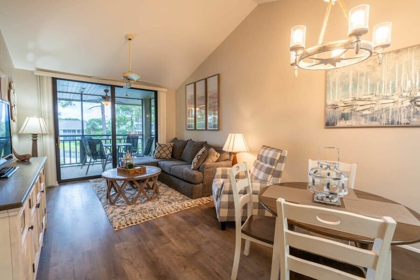 Cozy Bonita Bay Condo - Private Beach Club & Pool - Bonita Springs