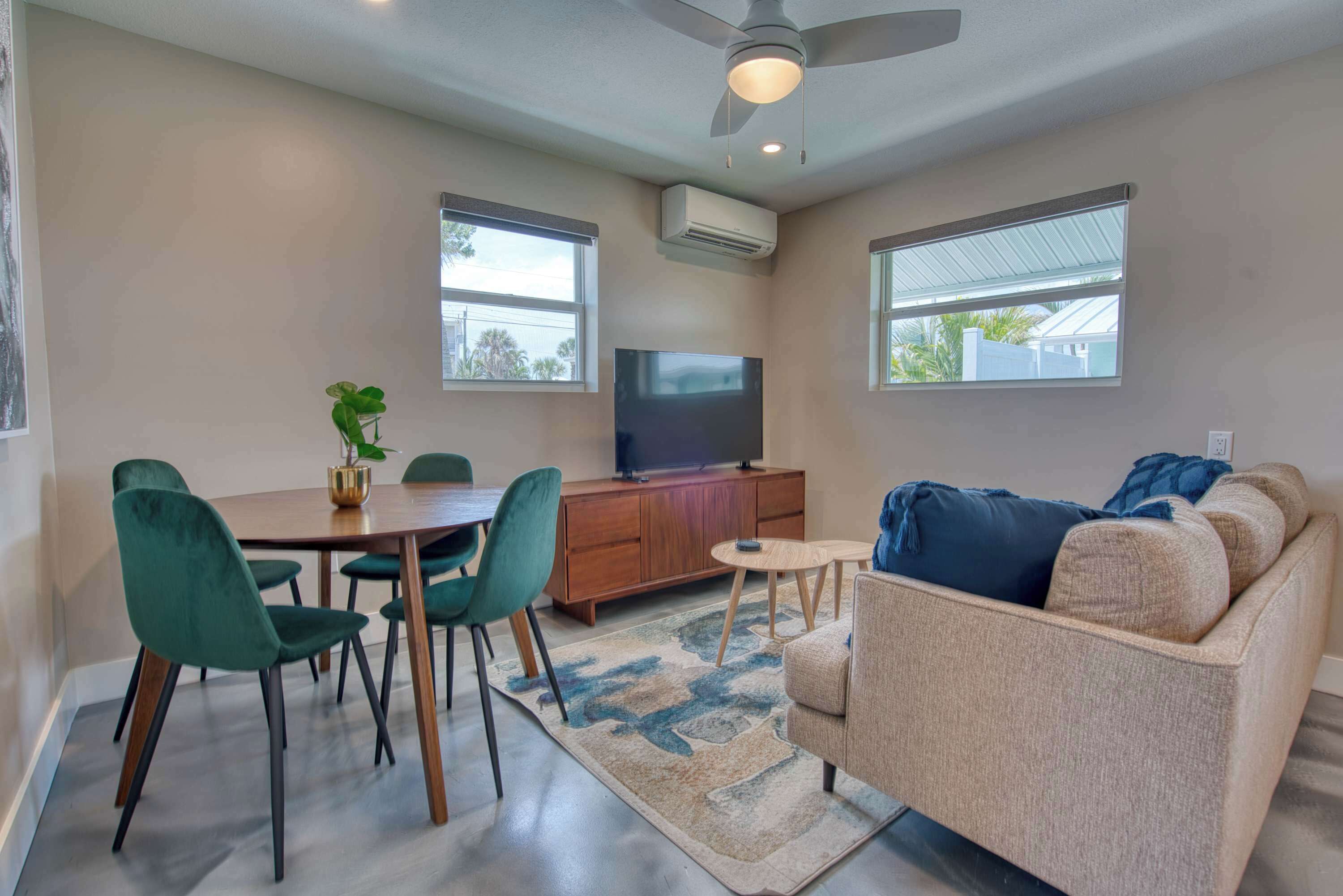 Mango Street Inn Suite 4 - Fort Myers Beach, FL