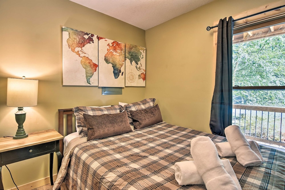 'Elk Path' Cabin W/ Hot Tub & Deck Near Asheville! - Weaverville, NC