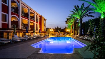 Piscina exterior sazonal