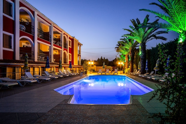 Piscina externa sazonal