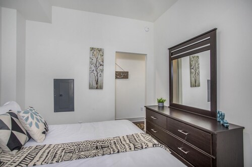 Relaxing Stay At Houston Medical Center - Central Location - South Park - Houston