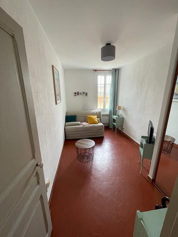 Charming, Fully-equipped 2-room Apartment In The Heart Of The Village - Le Lavandou