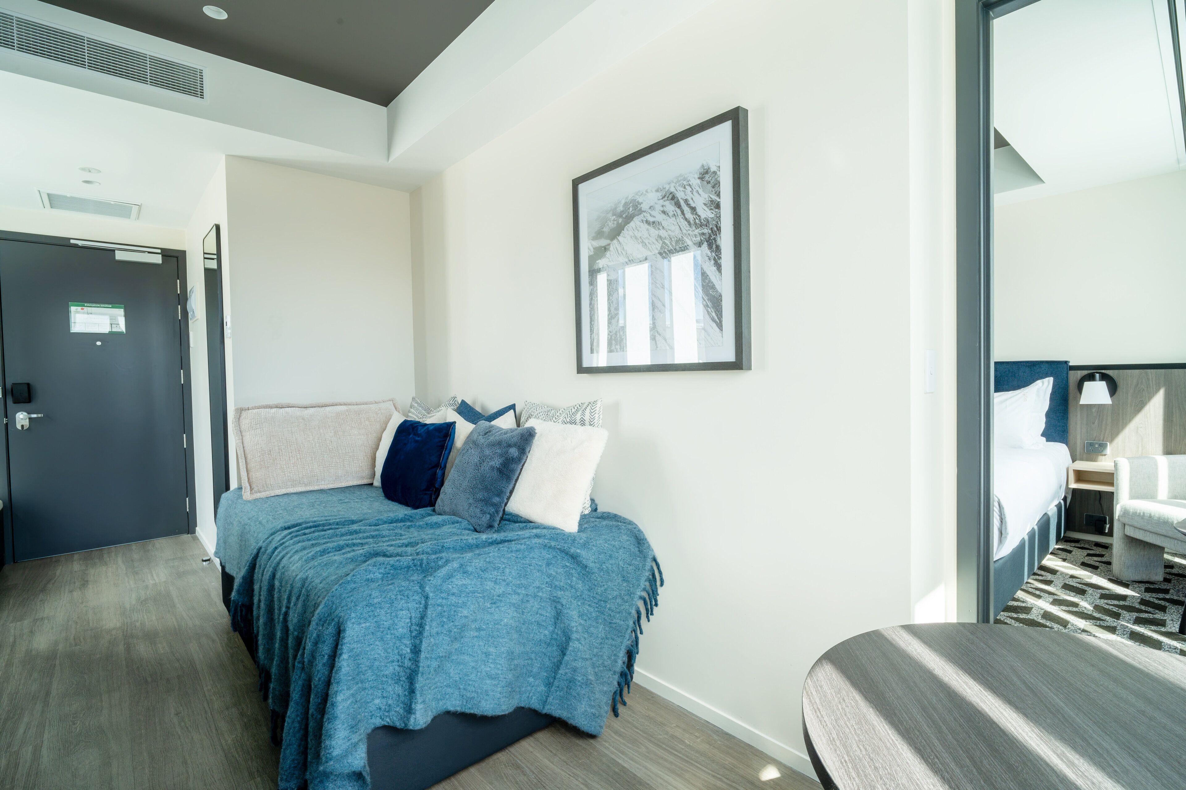 Suite, 1 quarto, vista para a montanha (Daybed) | Cofre com capacidade para portátil, secretária 