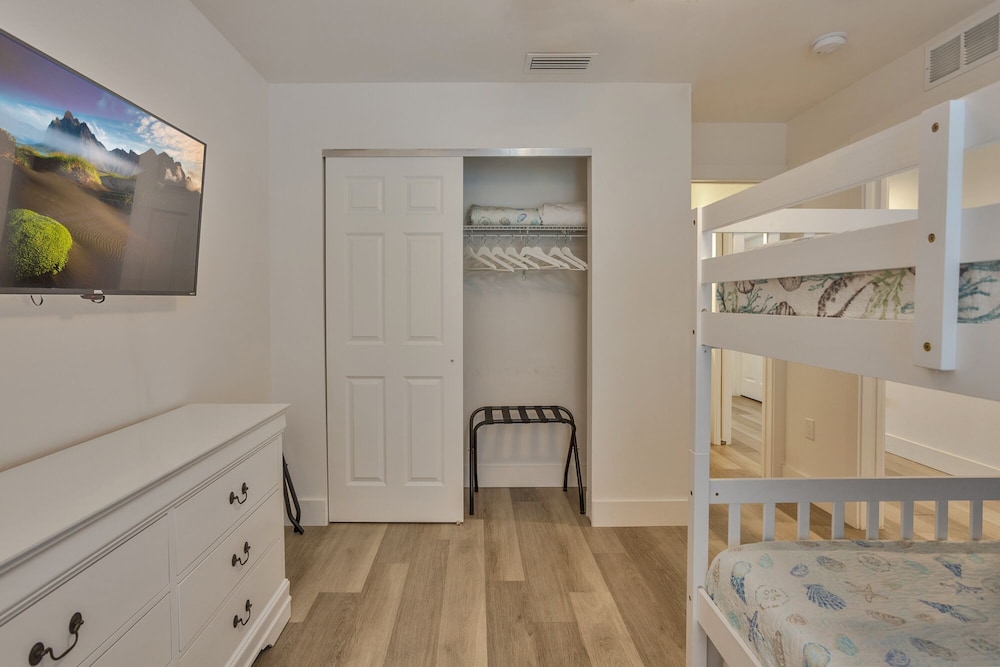 Brand New Luxury Condo With Heated Pool - 1 Block From Gulf W/ Water Views!! - St. Pete Beach, FL