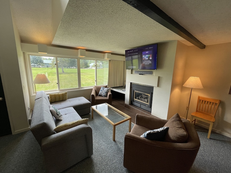 Private 2bd 2bath - Sleeps 5/6 Town Home In Stowe Vt - 15min From The Mountain - Vermont